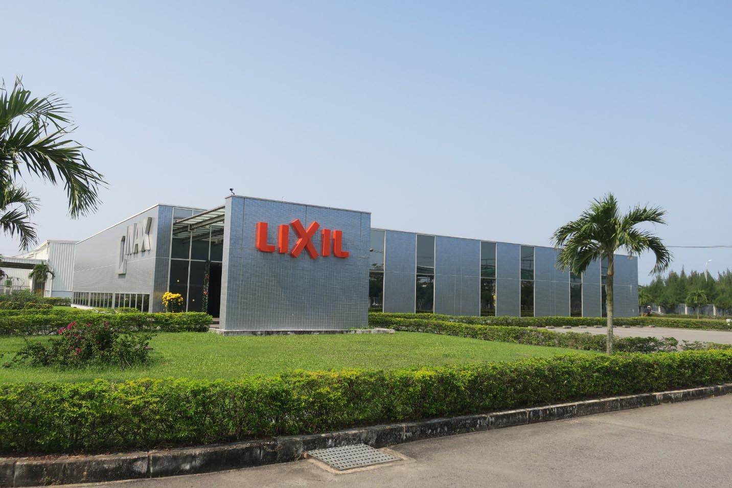 Lixil - 8 nhà máy trên toàn cầu của Lixil đạt trung hòa carbon - Tạp chí Kiến Trúc